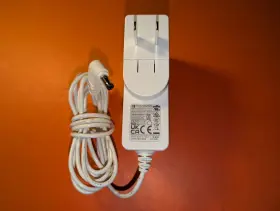 UES18LCP-090140SPA SPECTRA Ue Switching Power Adapter